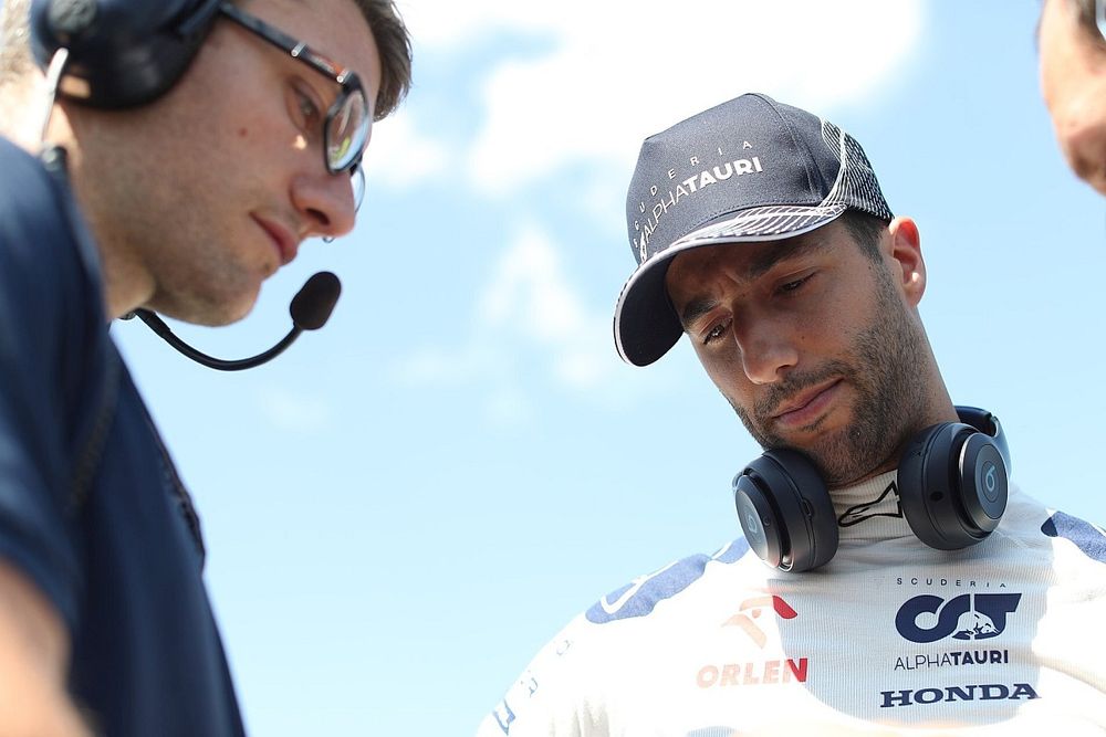 Red Bull quiere que el Dr. Mir ayude a Ricciardo: en riesgo varias carreras
