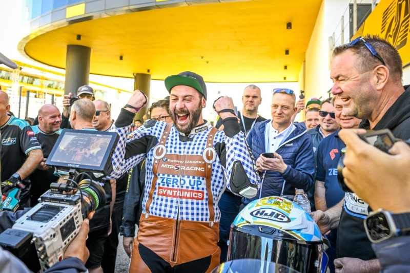 Macau-Grand-Prix 2023: David Datzer bei Hickman-Sieg auf dem Podium