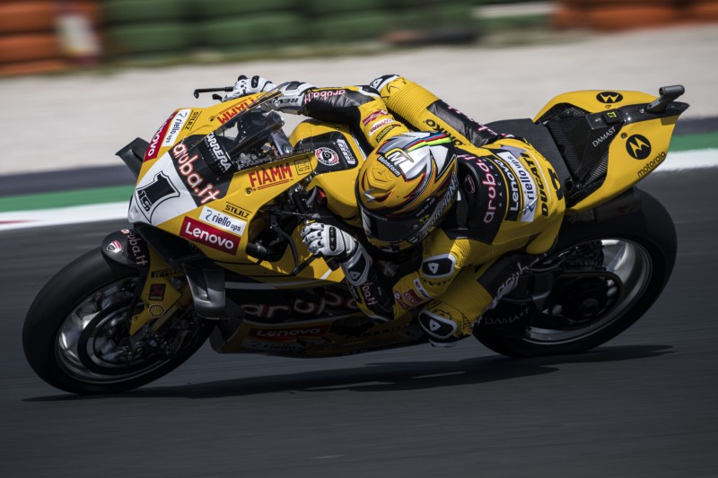 WSBK Misano Superpole-Rennen: Petrucci sorgt für Abbruch, Bautista gewinnt!