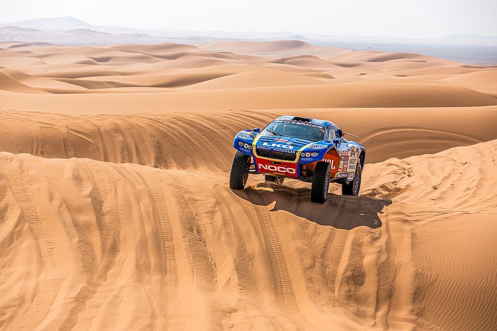 Motorost gázoltak a holland túraautós testvérek a Dakaron
