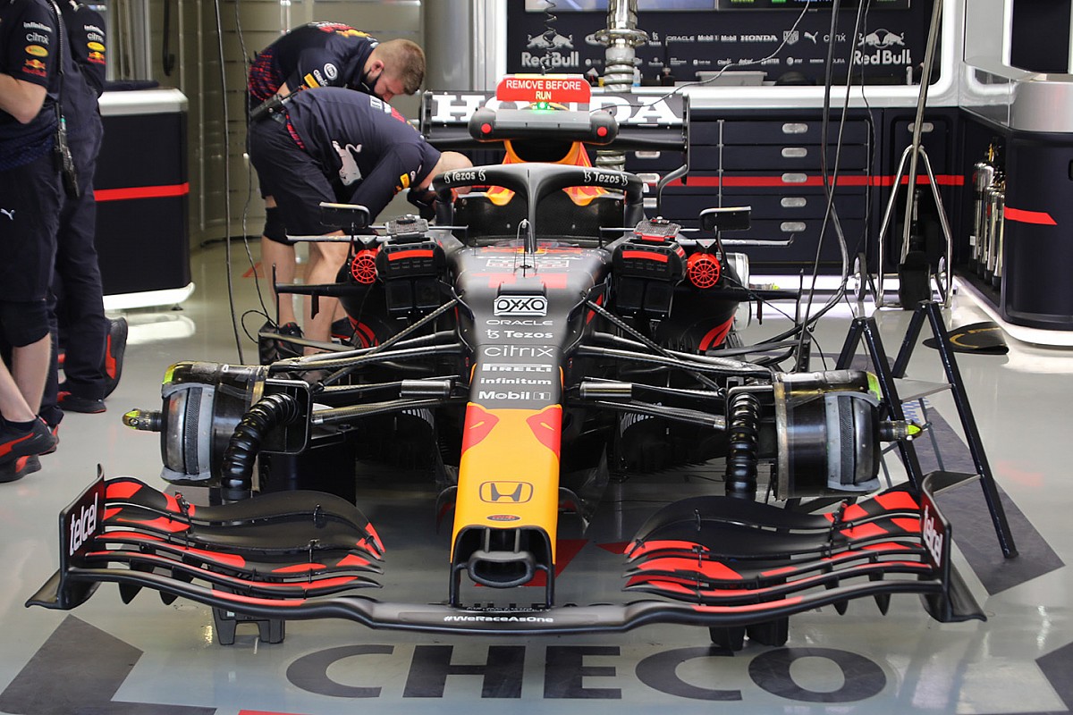 F1: Pérez revela troca de asas com Verstappen feita pela Red Bull