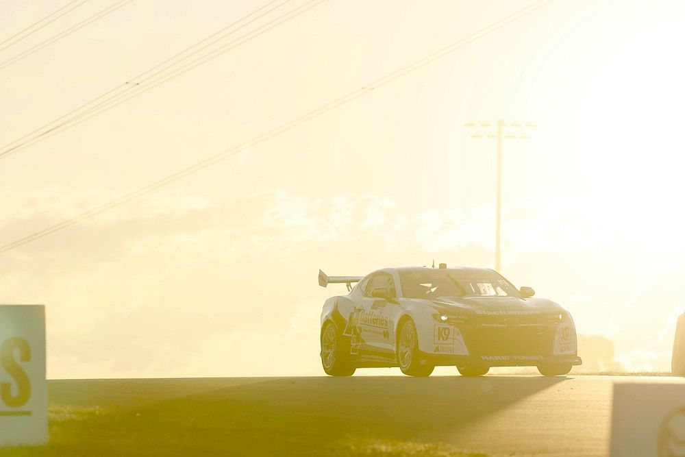 Sydney Supercars: Pole for Heimgartner, Triple Eight struggles