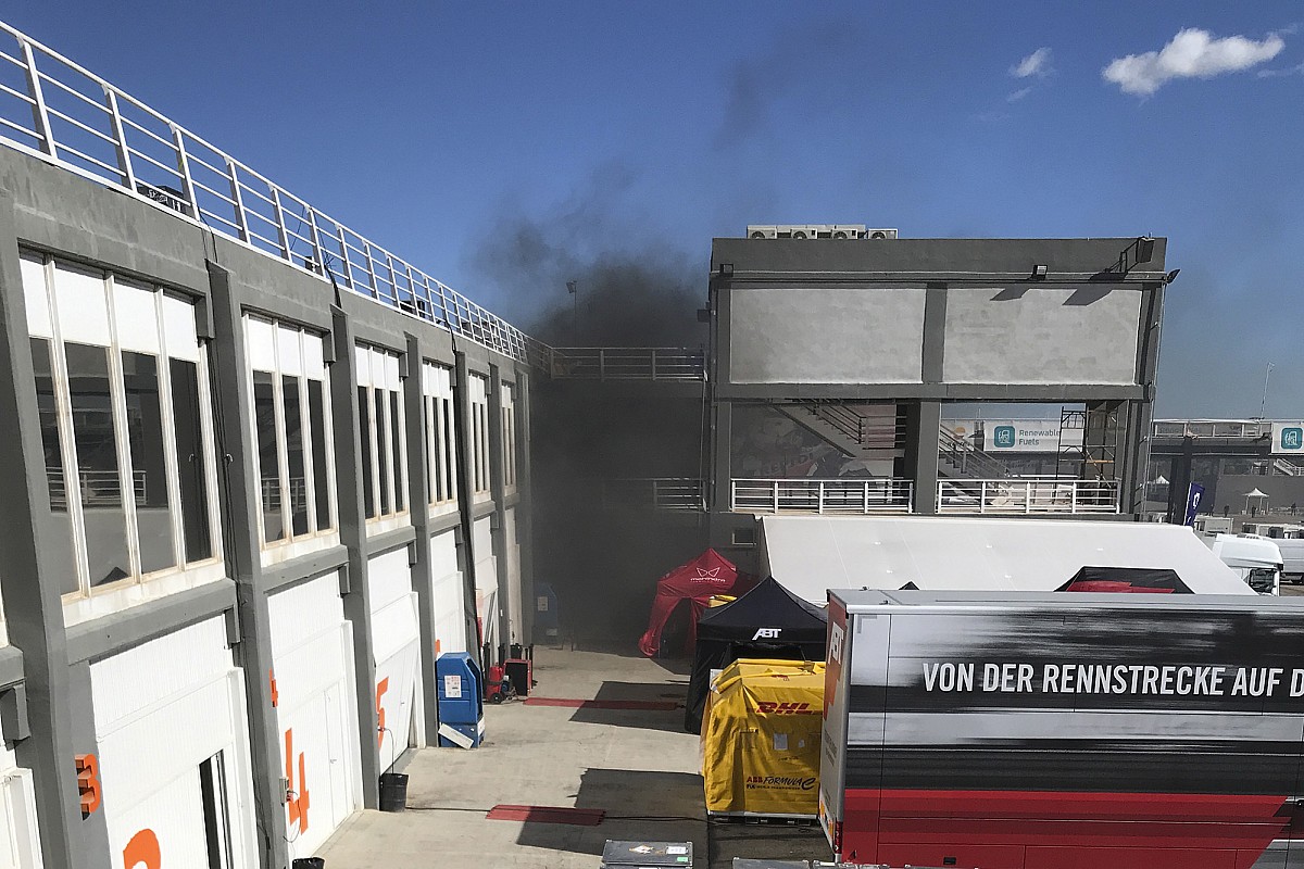 Paddock da Fórmula E pega fogo em pré-temporada de Valência; veja