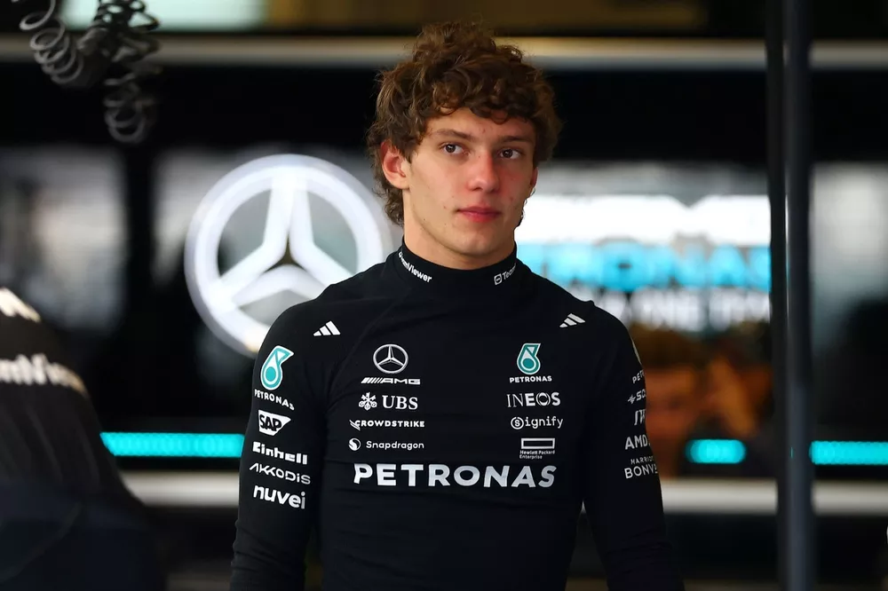 Max Verstappen’s warm reaction to Kimi Antonelli apology is lifeline ...
