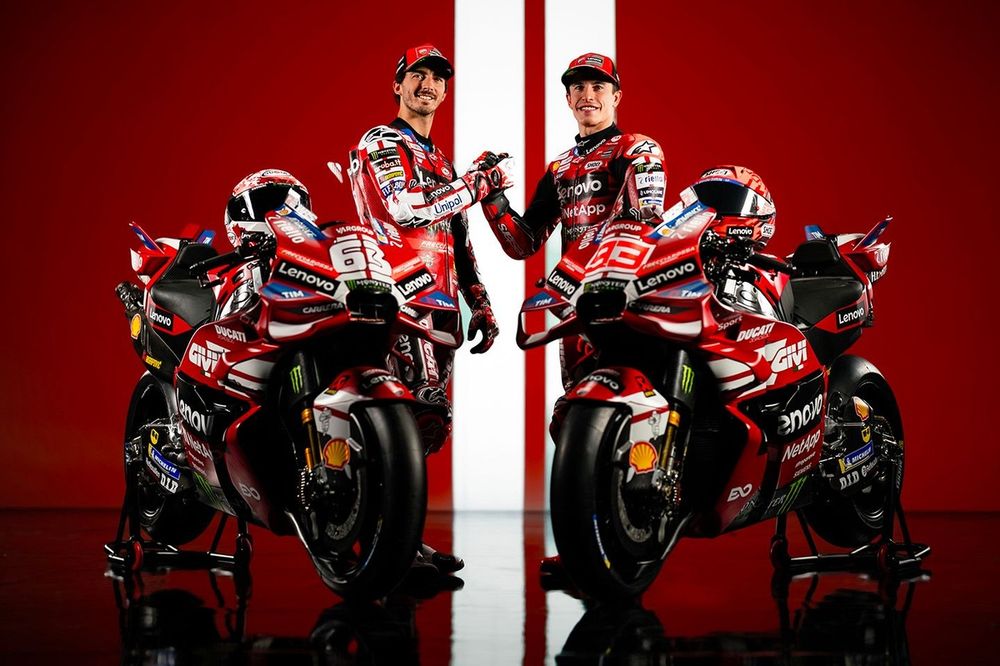 MotoGP | Ducati presenta la GP26 con il "Rosso centenario" e le strisce ...