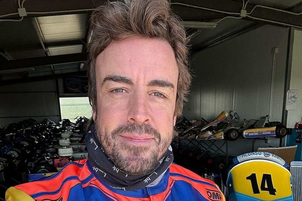 Alonso presume de mundial de karting y récord de su pista en Asturias