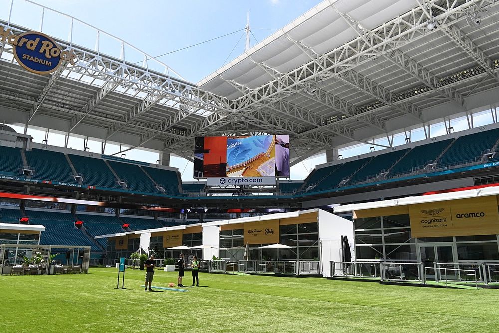 Foto's: De unieke F1-paddock in het Hard Rock Stadium in Miami