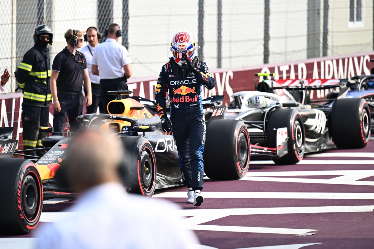 F1: Verstappen Ragu Kawinkan Titel dengan Monster Red Bull