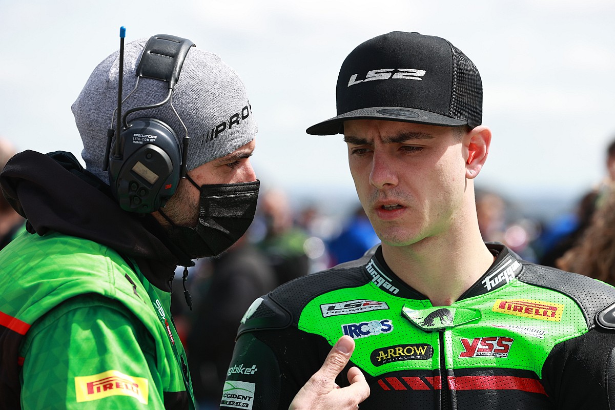 El mecánico que agredió a Booth-Amos, expulsado