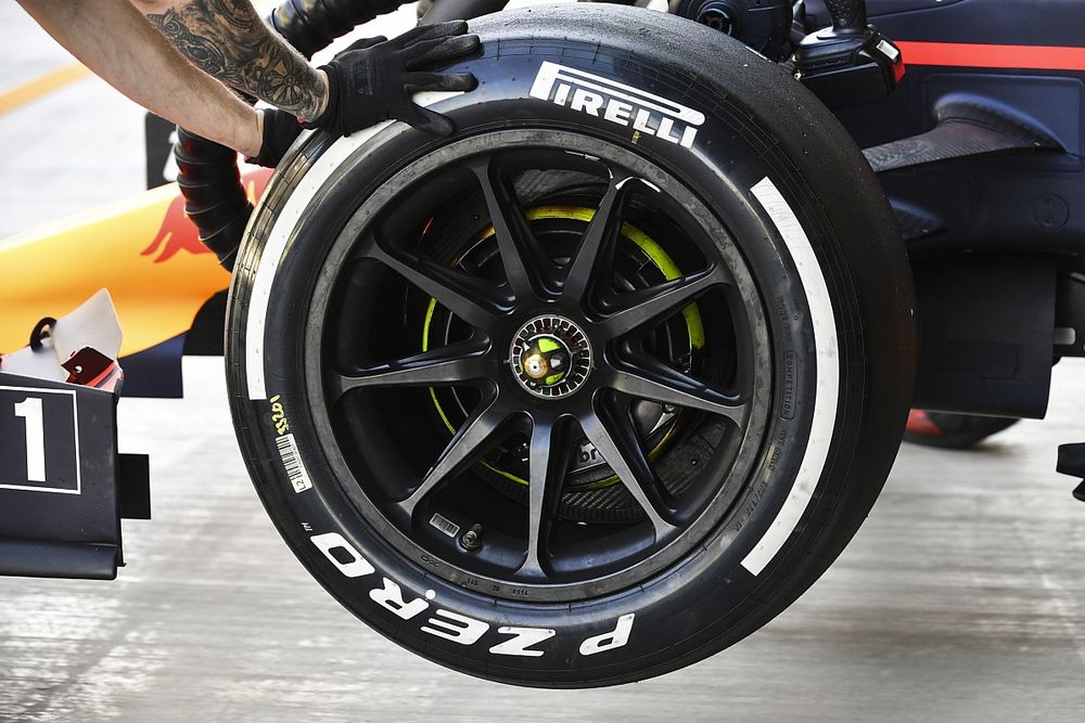 Pirelli Pakai Bahan Kimia Berbeda untuk Ban F1 2022