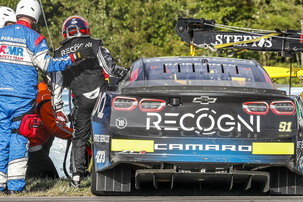 Debut NASCAR Kimi Raikkonen Berakhir di Barrier