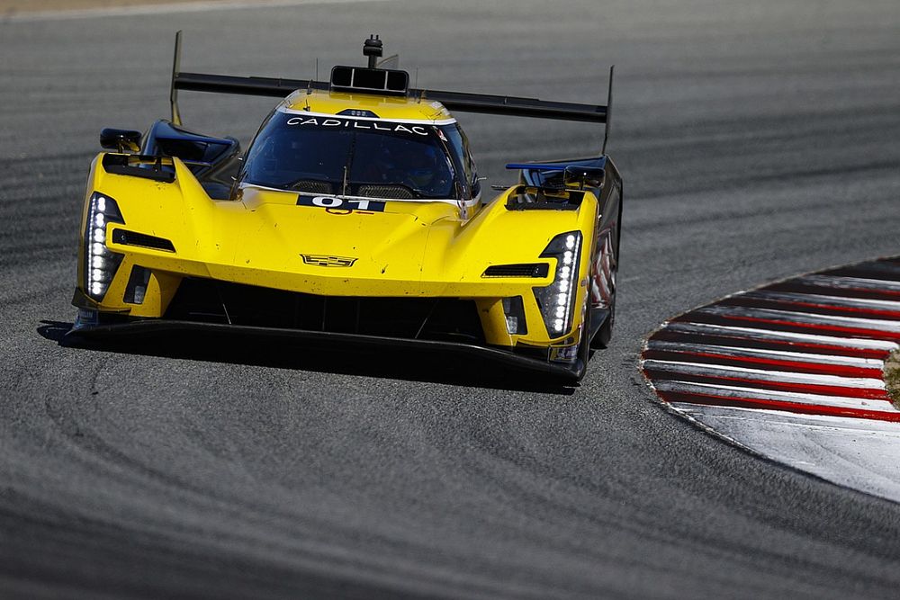 IMSA Laguna Seca: Ganassi Cadillac holds off Tandy Porsche for victory
