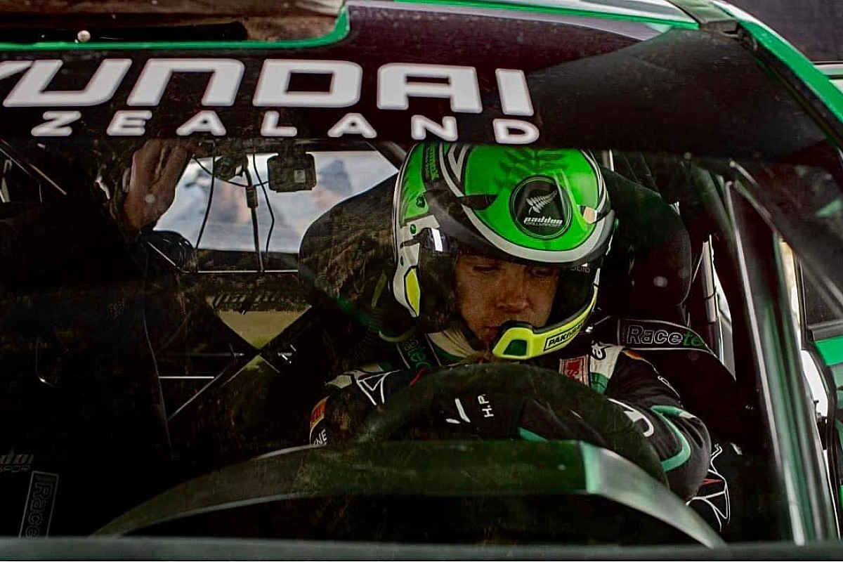 Hayden Paddon Ambil Bagian dalam Rally di Alba