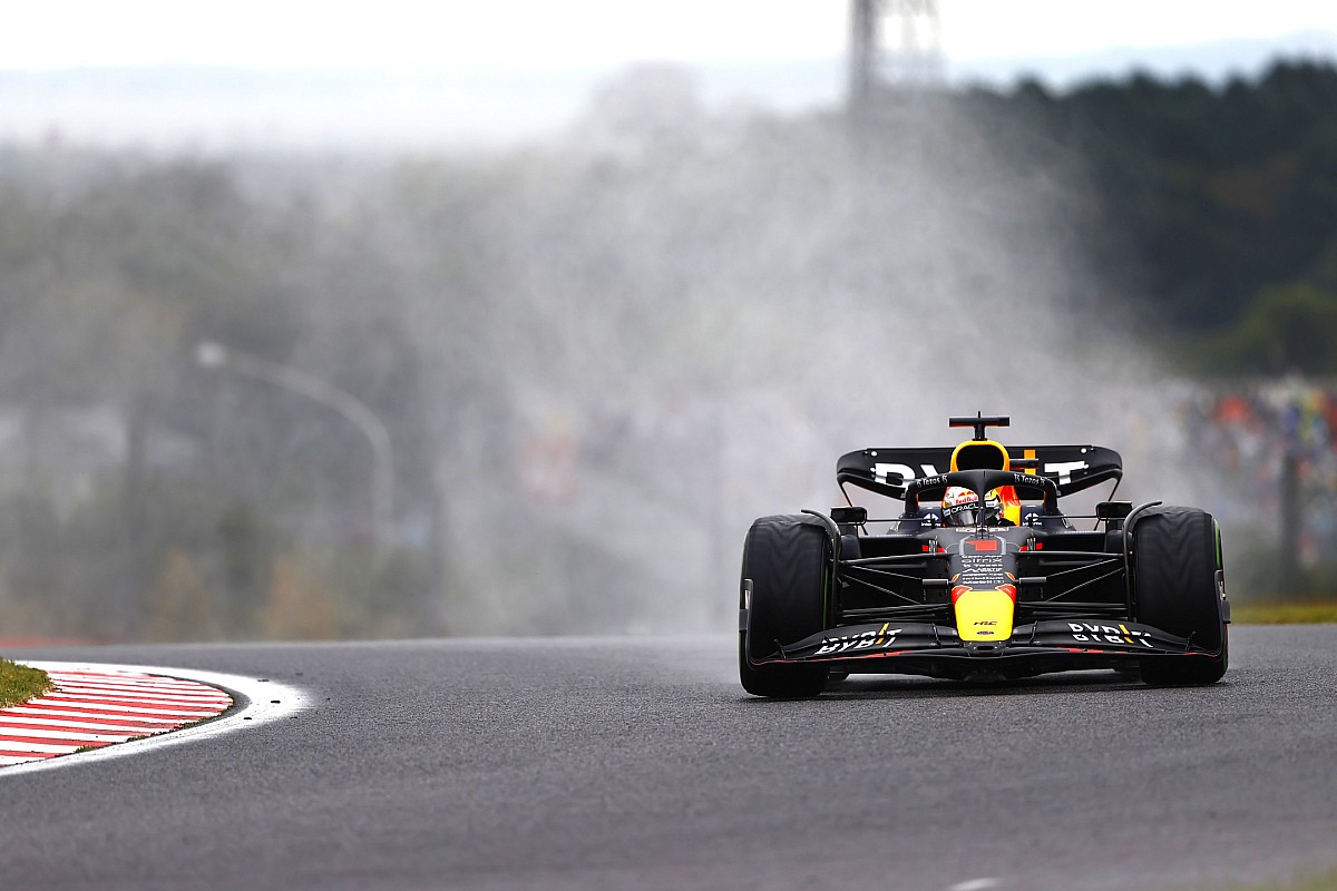 VIDEO: Verstappen met eerste ronde VT2 weer naar snelste tijd