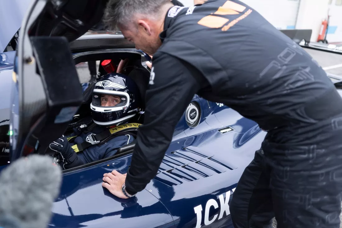 Jacky Ickx a pris le volant de l'Hypercar de Genesis - WEC