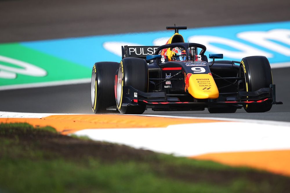 F2 Zandvoort: Novalak takes first win, title contenders hit trouble
