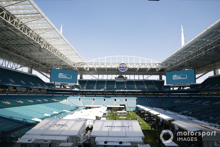 Foto's: De unieke F1-paddock in het Hard Rock Stadium in Miami