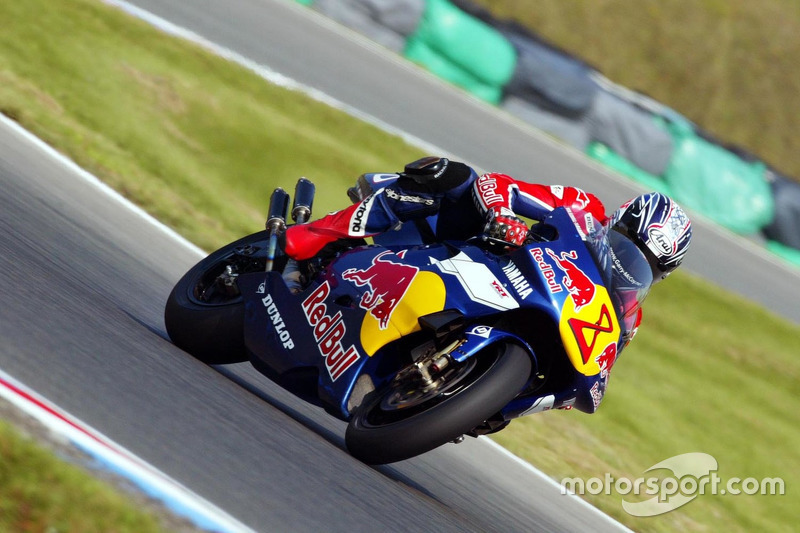 [Off-topic] MotoGP's Team Honda Pons with a similar livery sponsor like ...