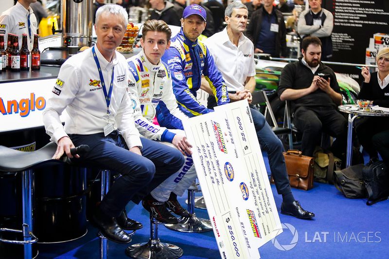 Stuart Middleton Profile - Bio, News, High-Res Photos & High Quality Videos