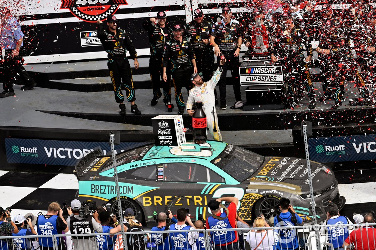 Austin Dillon gana en Daytona y avanza a los playoffs
