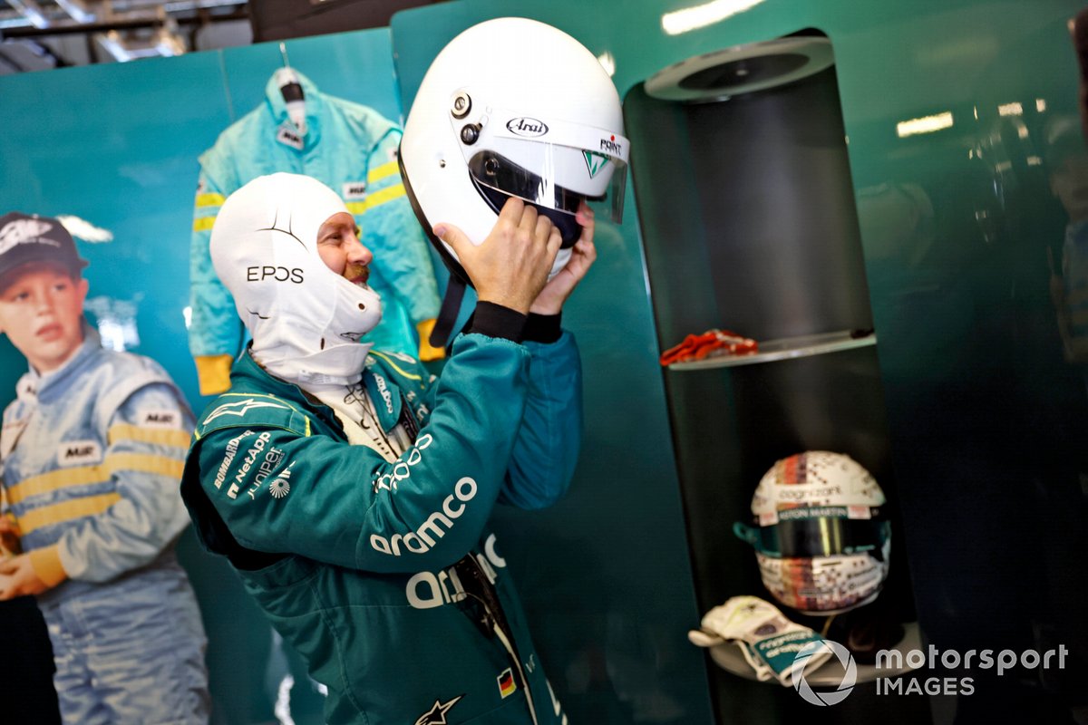 Fotos y vídeo: la gran sorpresa a Vettel en su despedida a la F1