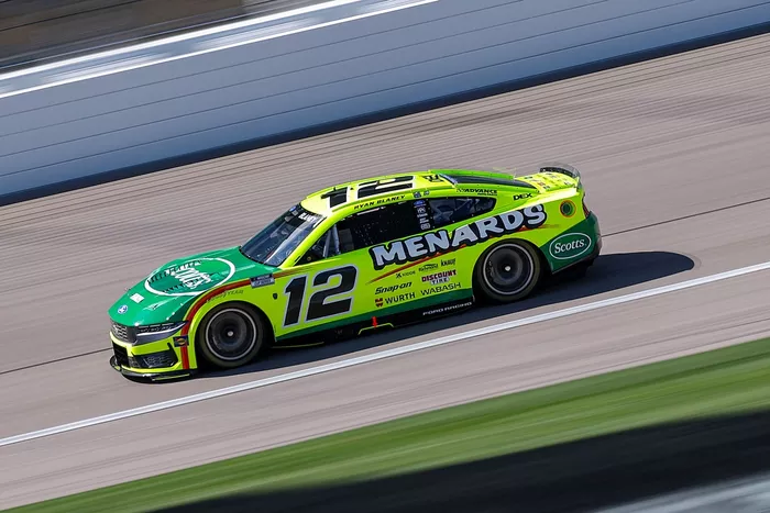 Ryan Blaney’s job is supporting Penske pit crew; not selecting them