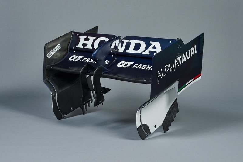 AlphaTauri met 300 objets aux enchères, dont une monoplace