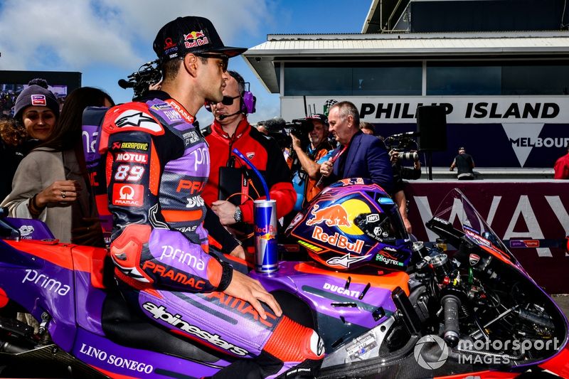 Marquez: “Big insect” to blame for startline tear-off incident