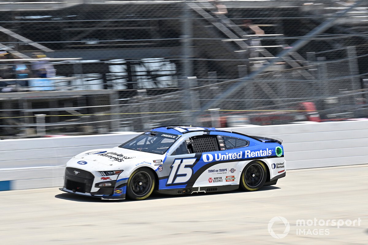 Elliott gana por primera vez en 2022 en Dover