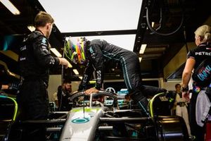 Lewis Hamilton Profile - Bio, News, High-Res Photos & High Quality Videos