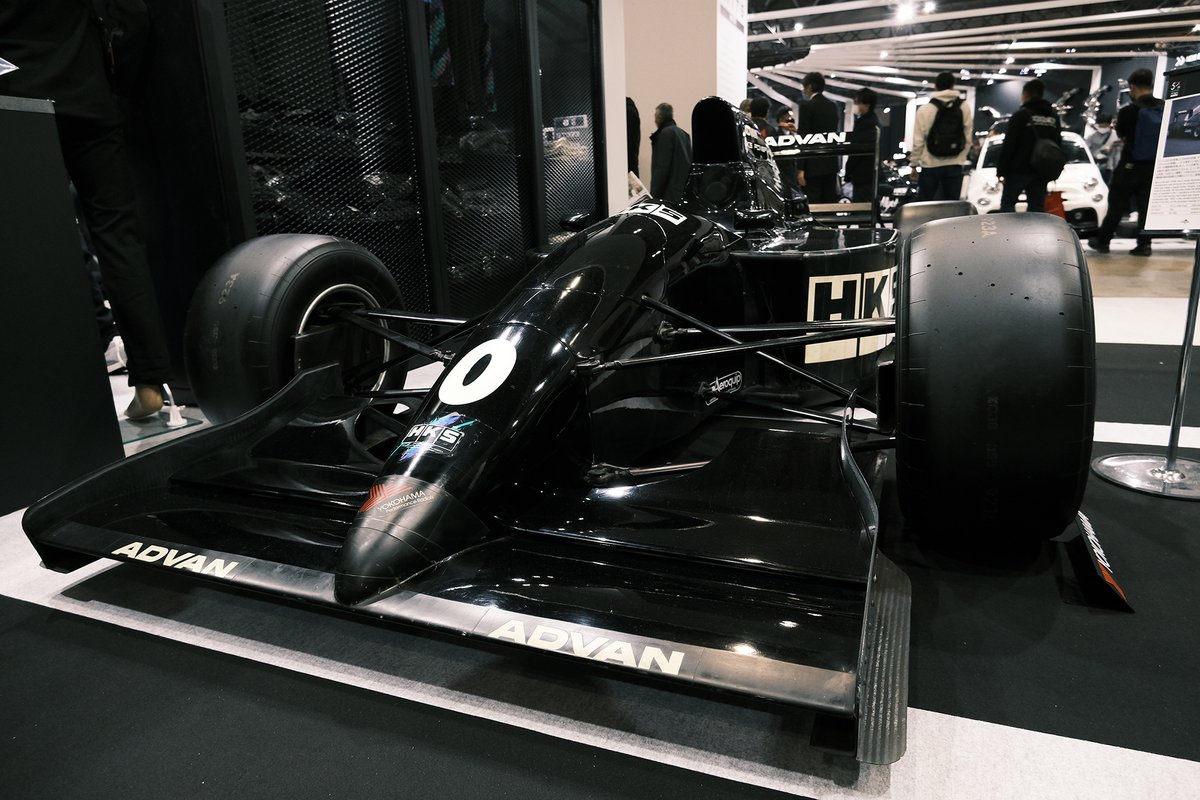 HKSが”究極”を追い求めて開発したF1エンジン。漆黒のテスト車両と共に東京オートサロンに展示された
