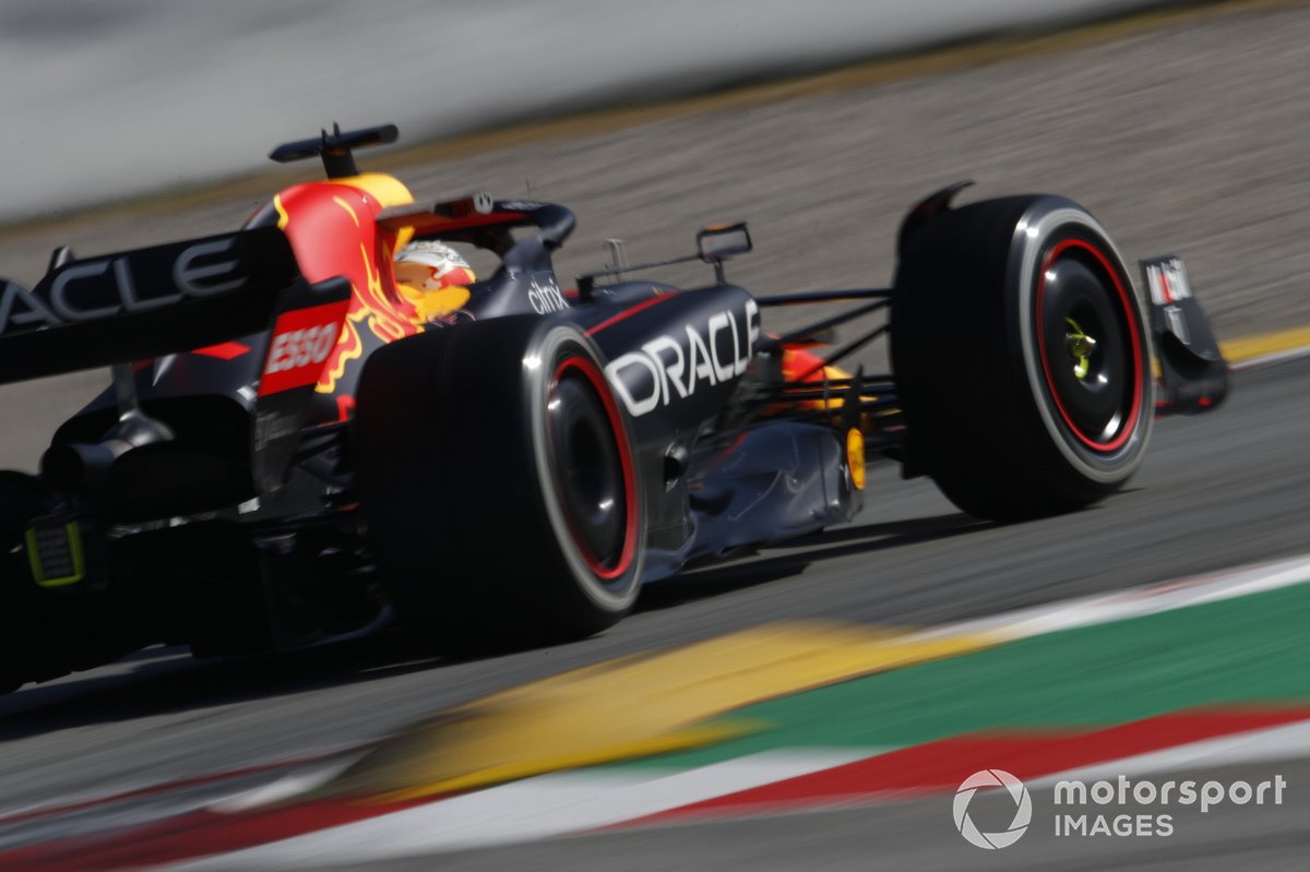 El Red Bull RB18, una nave espacial que bajó del espacio