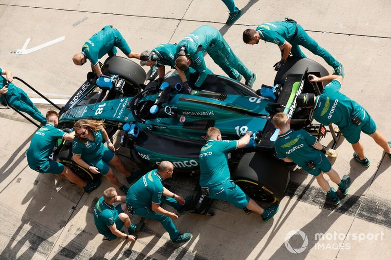 McLaren wants FIA to investigate Red Bull further over front bib adjuster