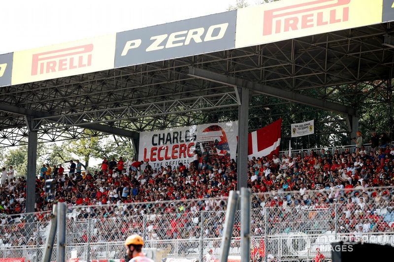 Fotogallery F1 | Monza in delirio per la pole della Ferrari