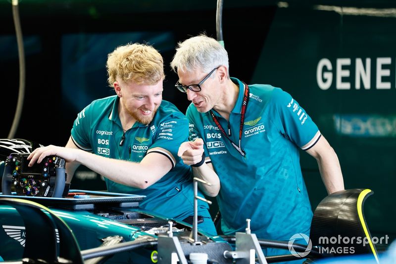 Red Bull drivers deny front bib device boosted car performance