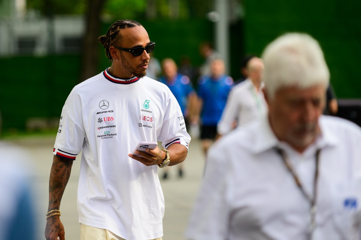 F1- Hamilton, investigado en Singapur por su piercing en la nariz