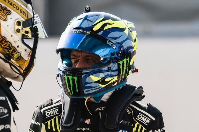 Fotogallery 24h di Dubai | Podio per Valentino Rossi con la BMW