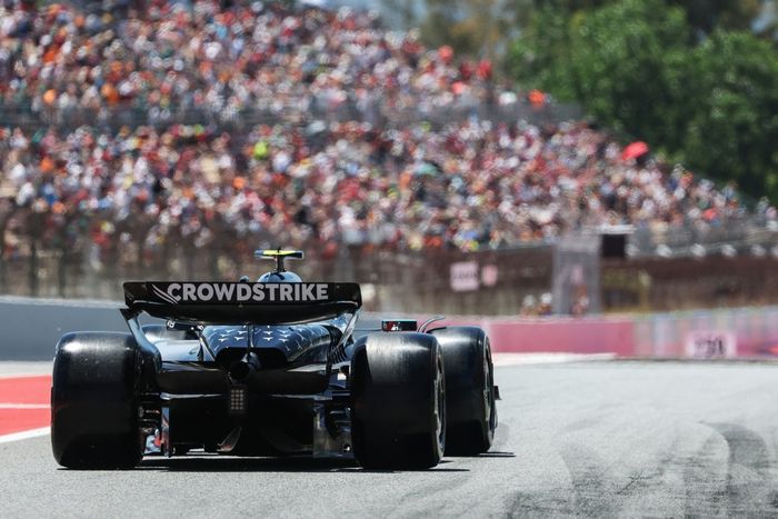 Piastri lidera la FP2 en España; Alonso sorprende 7º, a dos décimas de un McLaren