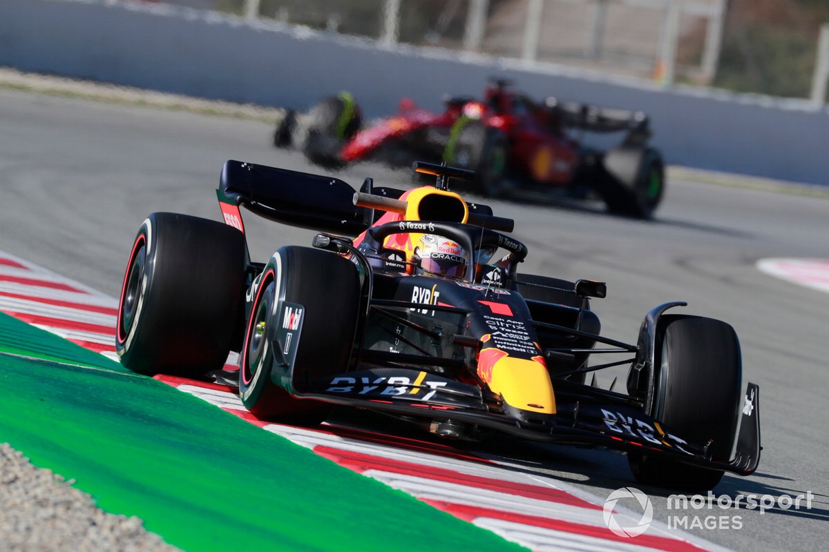 El Red Bull RB18, una nave espacial que bajó del espacio