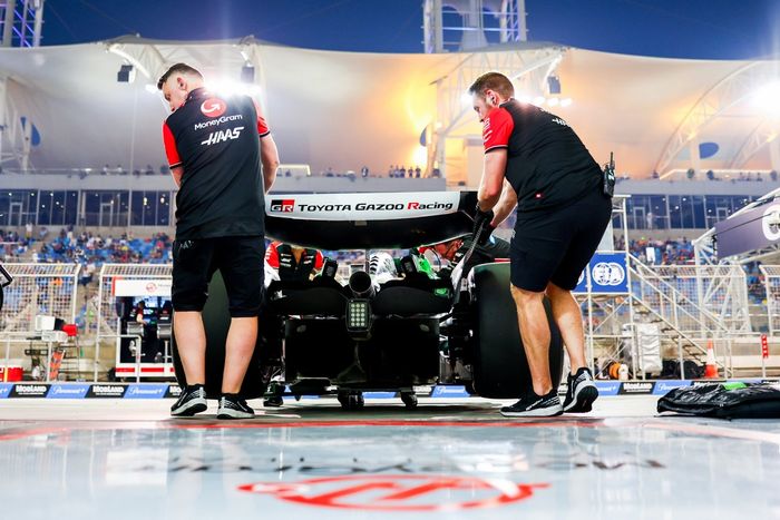 FIA gives verdict on Carlos Sainz swearing in Bahrain after hefty Japan fine