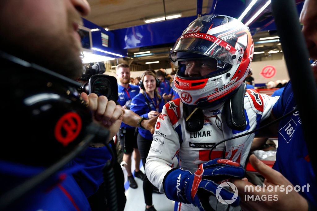 VÍDEO: Festa de Magnussen, Steiner e Haas após pole