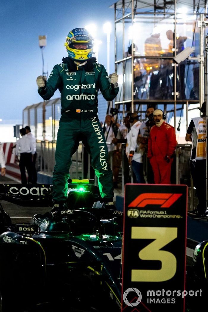Las mejores fotos del increíble podio de Alonso en Bahrein F1