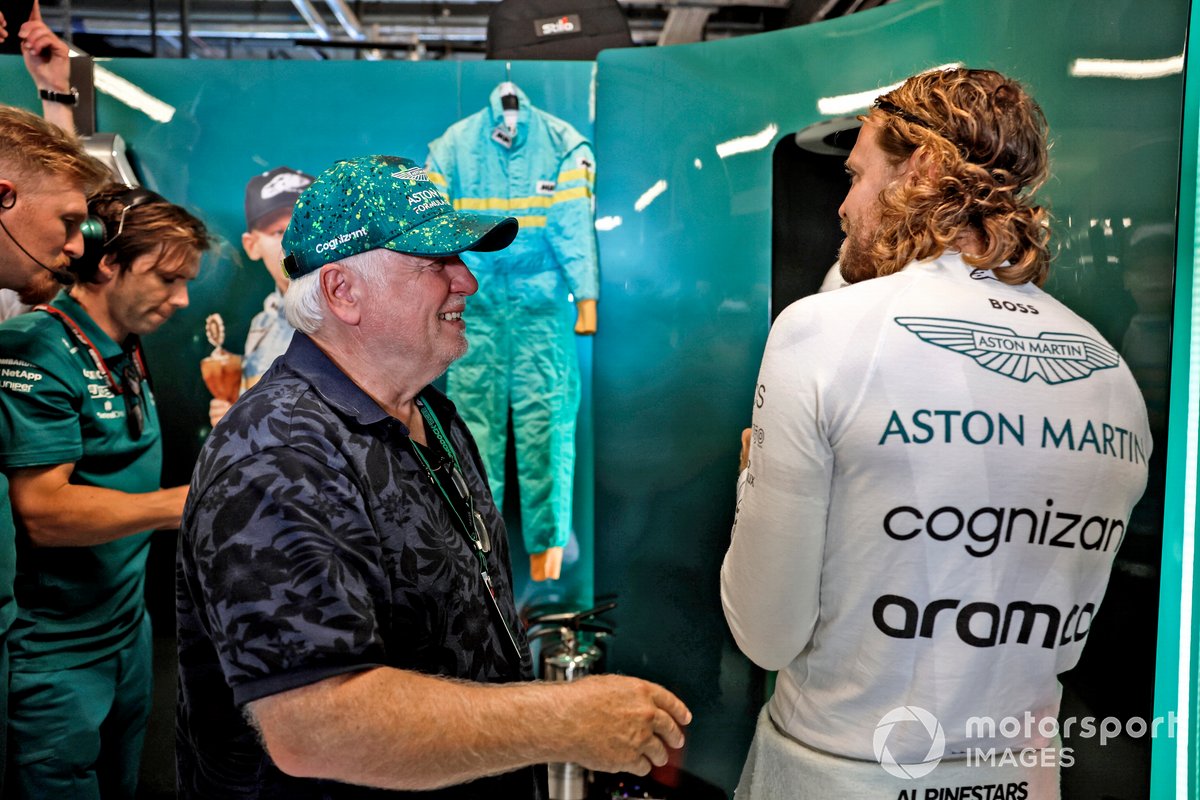 Fotos y vídeo: la gran sorpresa a Vettel en su despedida a la F1