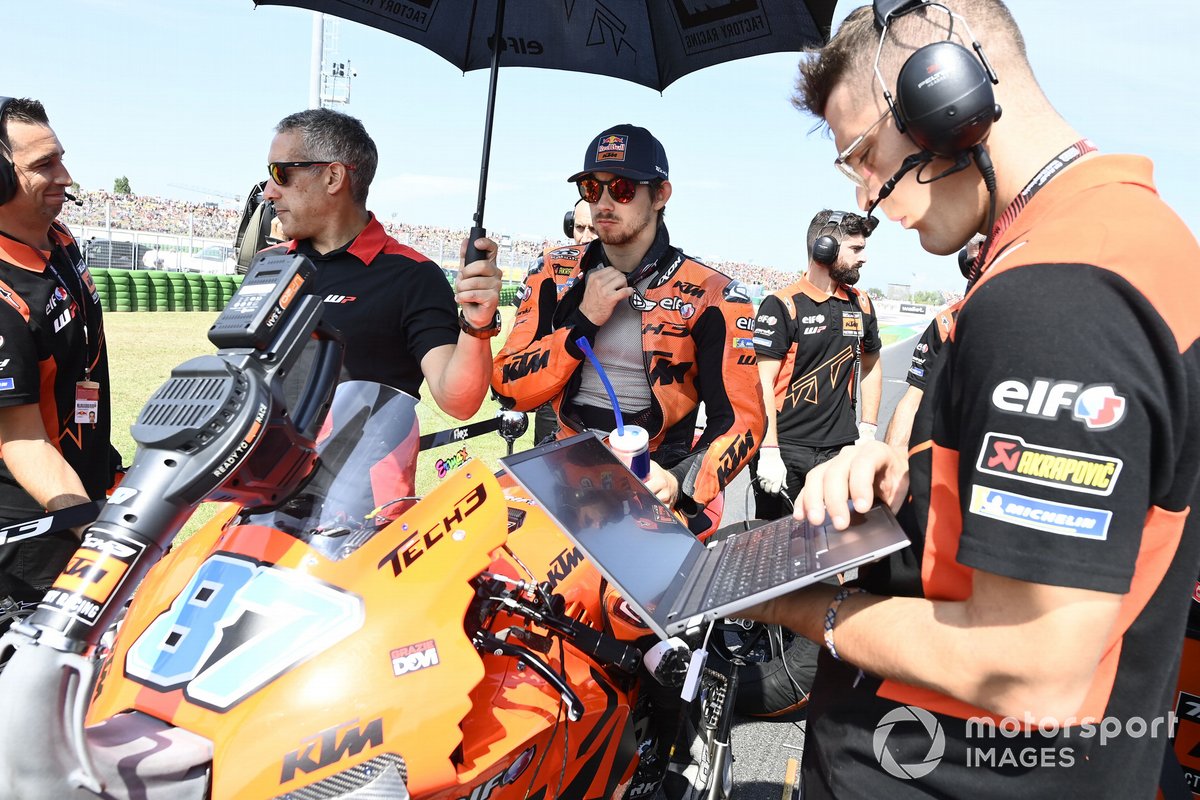 Gardner aclara la disputa con su legendario padre en redes sociales