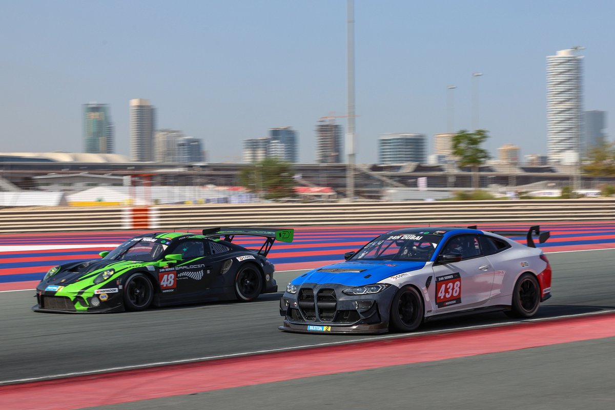 Fotogallery 24h di Dubai | Podio per Valentino Rossi con la BMW