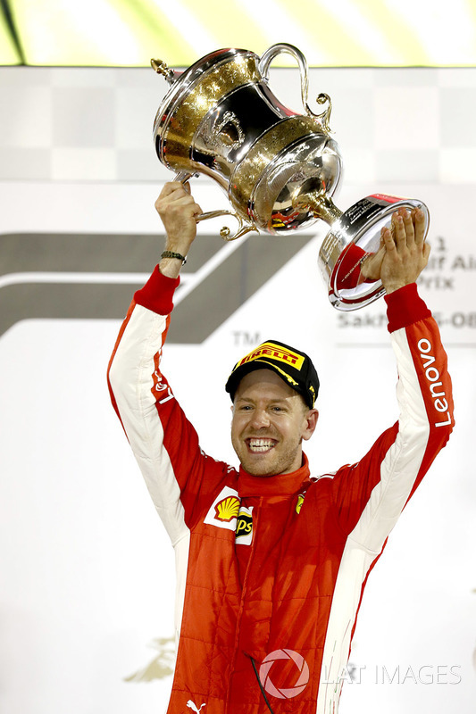 Képekben a Ferrari és Vettel nagy bahreini ünneplése