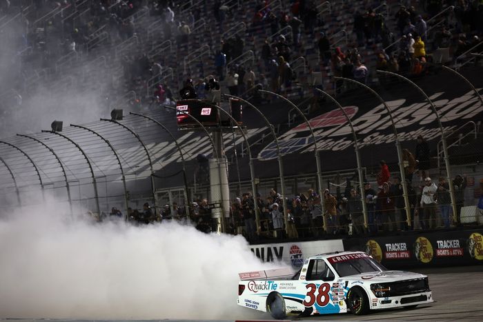 Chandler Smith holds off Kyle Larson to win NASCAR Trucks at Bristol
