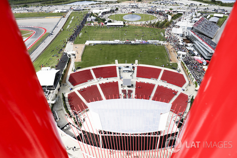 Austin360 Amphitheater Seating | Cabinets Matttroy