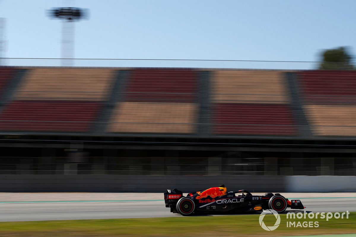 El Red Bull RB18, una nave espacial que bajó del espacio