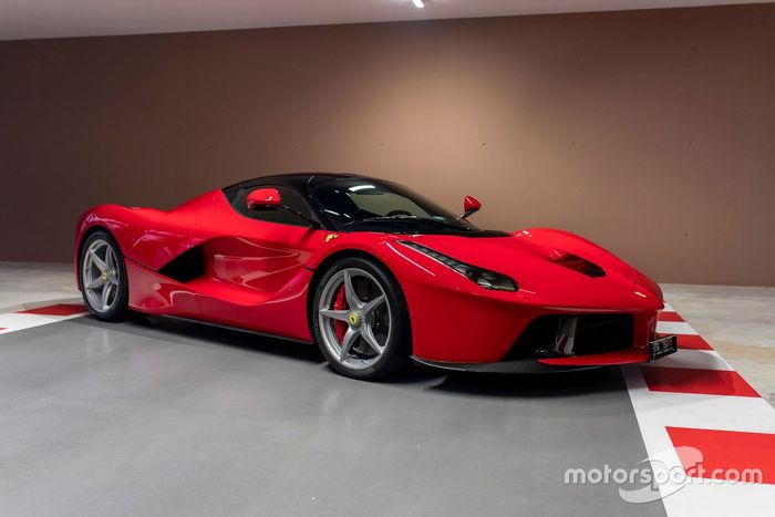 Vettel puts prized supercars up for sale